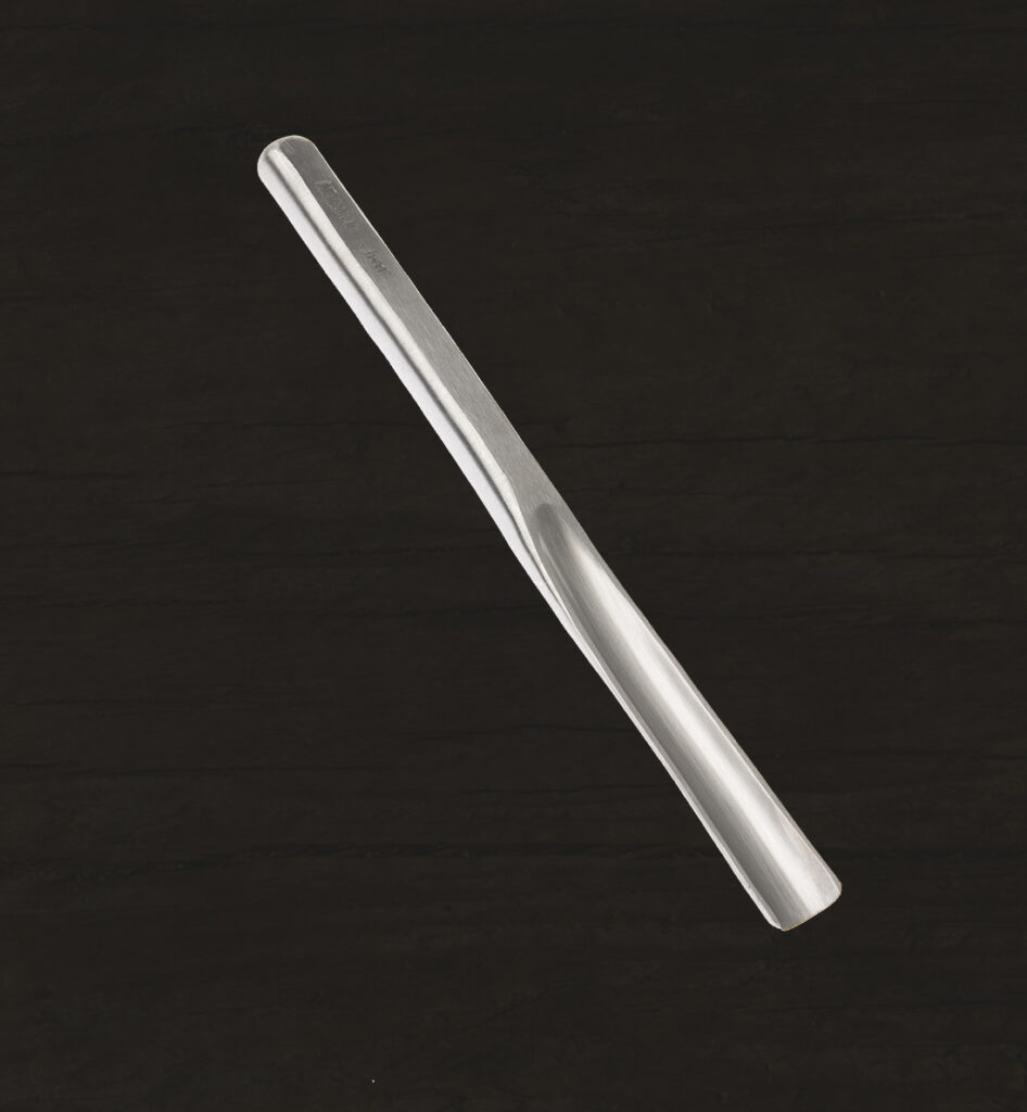 Jim Blurton Curved Chisel available online from the official shop